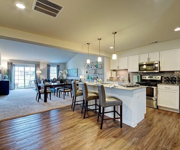 Ashwood Place | Apartments in Naperville, IL