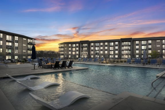 Axis Grand Crossing | Apartment and Community Amenities