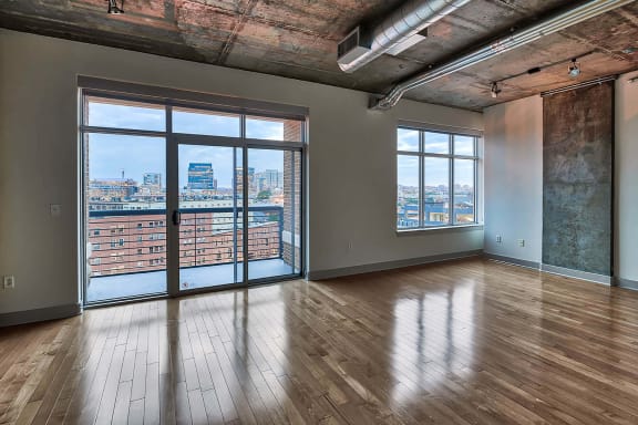 Luxury Apartments in Baltimore | The Crescent at Fells Point