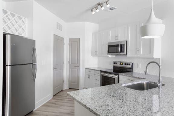 Apartment & Community Amenities | Satori Town Center Apartments