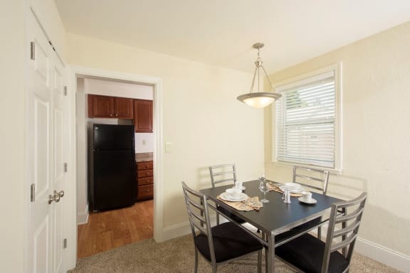 Apartments in Catonsville, MD | Mount Ridge Apartments