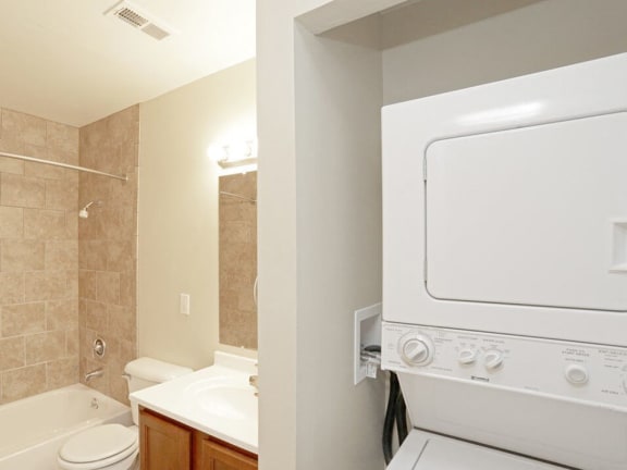 Photos and Video | Timber Cove Apartments | Decatur, IL