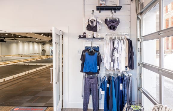 Roberts Commons | Apartment and Community Amenities