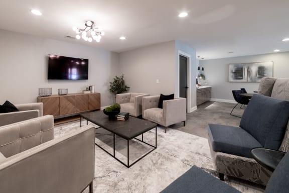 Spacious Apartments in Carmel, IN | Governor Square