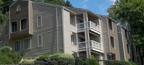 Photos of Edgewater at Sandy Springs Apartments in Sandy Springs, GA
