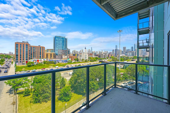 1, 2 & 3 Bedroom Apartments in West Town, Chicago | Inspire West Town