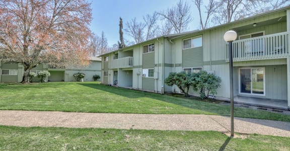 Sequoia Apartments | Apartments in Springfield, OR