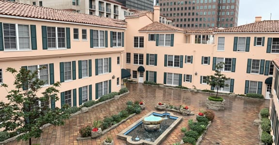 Lindbrook Manor Apartments | Apartments in Los Angeles, CA