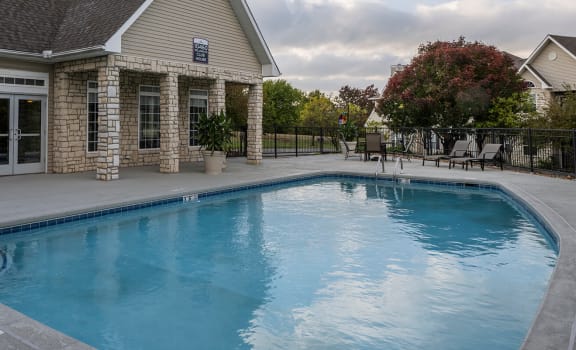 Pinnacle Pointe | Apartments in Lenexa, KS