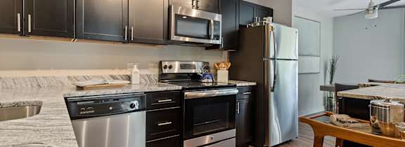 Studio, 1 & 2-Bedroom Apartments in Wheaton, IL | ReNew Wheaton Center