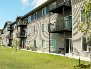 Moorhead Apartments | Horizon Shores Estates | Home