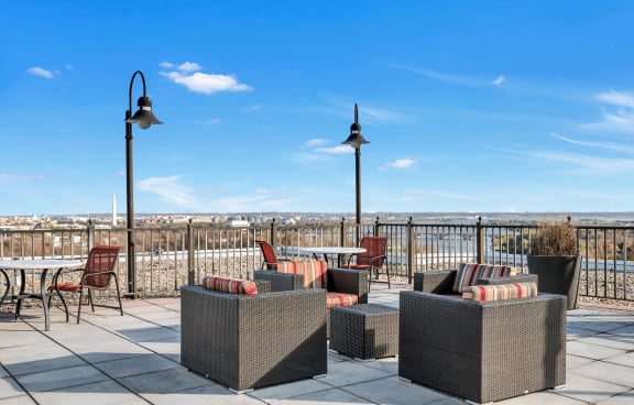 London Normandy House | Apartments in Arlington, VA