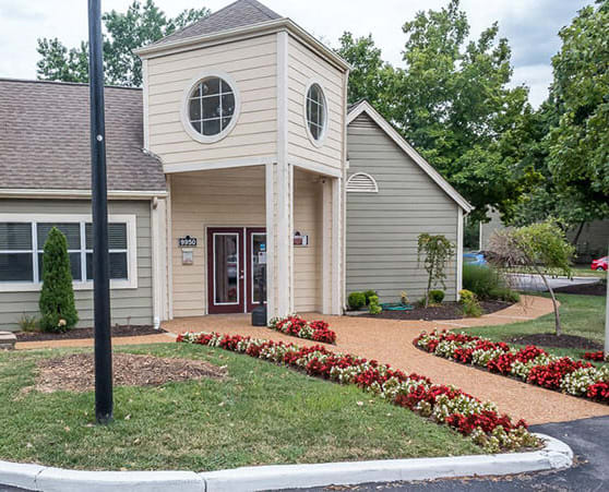 Southpointe Apartments | Apartments For Rent in Sappington, MO