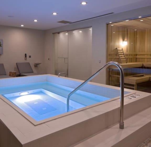 River North Apartments | Hubbard Place