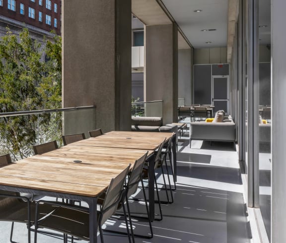 Luxury Apartments in Downtown Kansas City, MO | Sky On Main