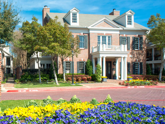 The Caruth Premier Townhome Apartments | Apartments in Dallas, TX