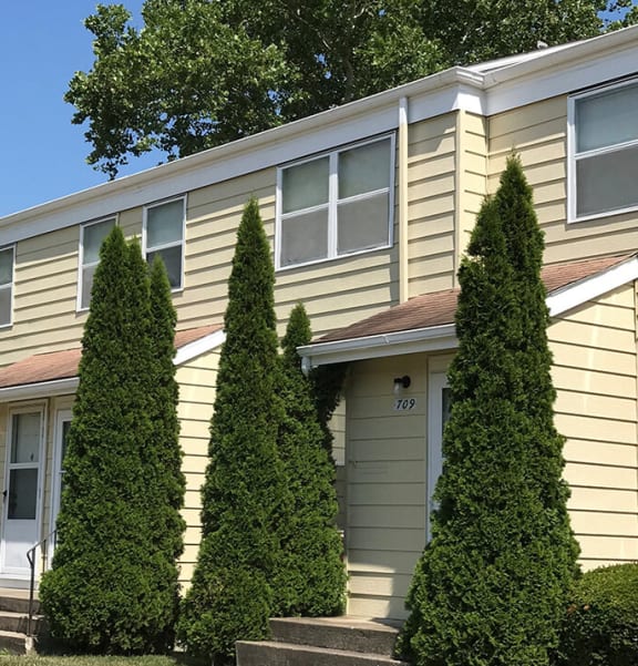 Golfview Village Apartments | Apartments in Rantoul, IL For Rent