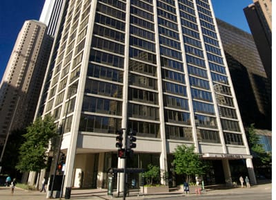 Chicago Riverwalk Apartments | Columbus Plaza