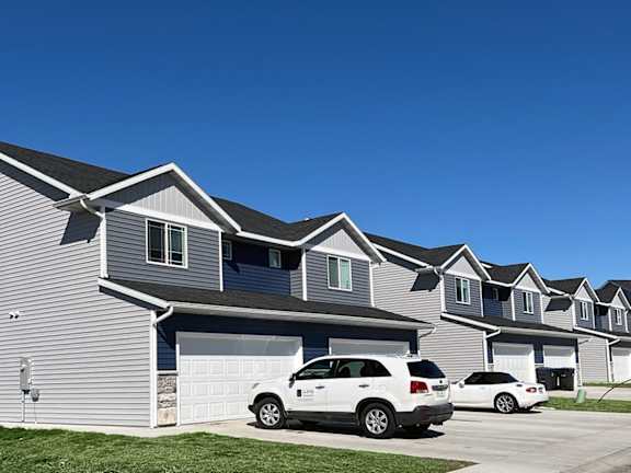 Timberwolf Townhomes | Apartments in Mankato, MN