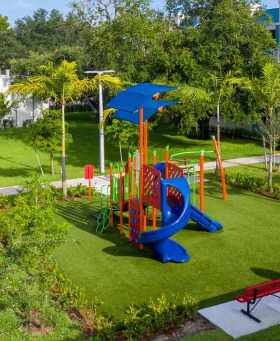 Sunset Pointe | Apartments in Miami, FL