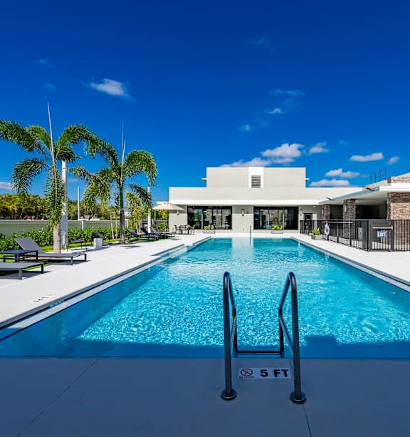 Luxury Apartments in Denton, TX | Resia Rayzor Ranch