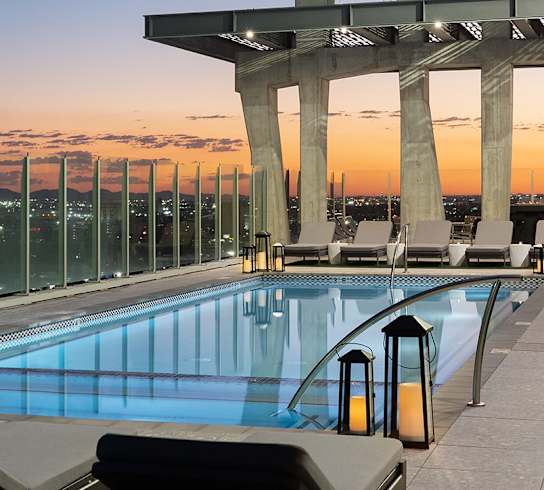 Luxury Apartments with Resort Amenities in Downtown PHX