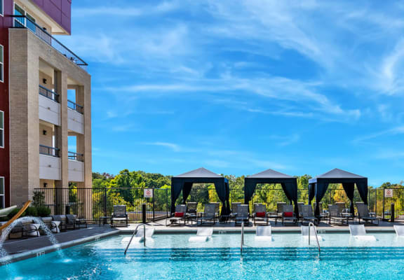 Apartments in Chesterfield, MO | The PARQ at Chesterfield